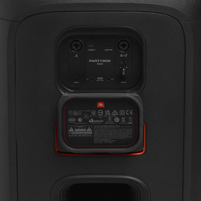 JBL PartyBox 520 | Portable battery-powered party speaker with powerful and loud sound