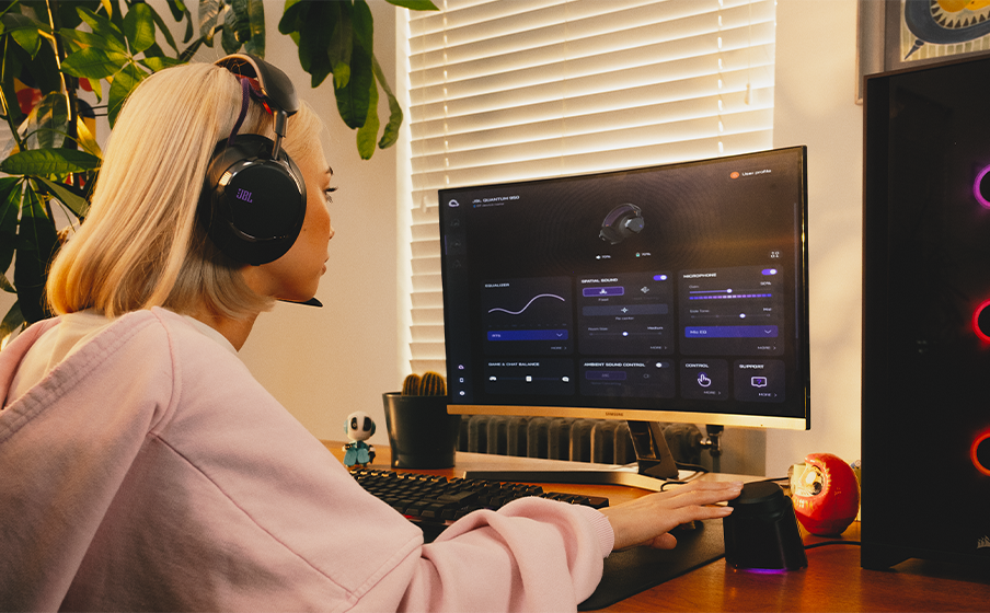 JBL Quantum 950 | Wireless multiplatform gaming headset with adaptive Noise Cancelling