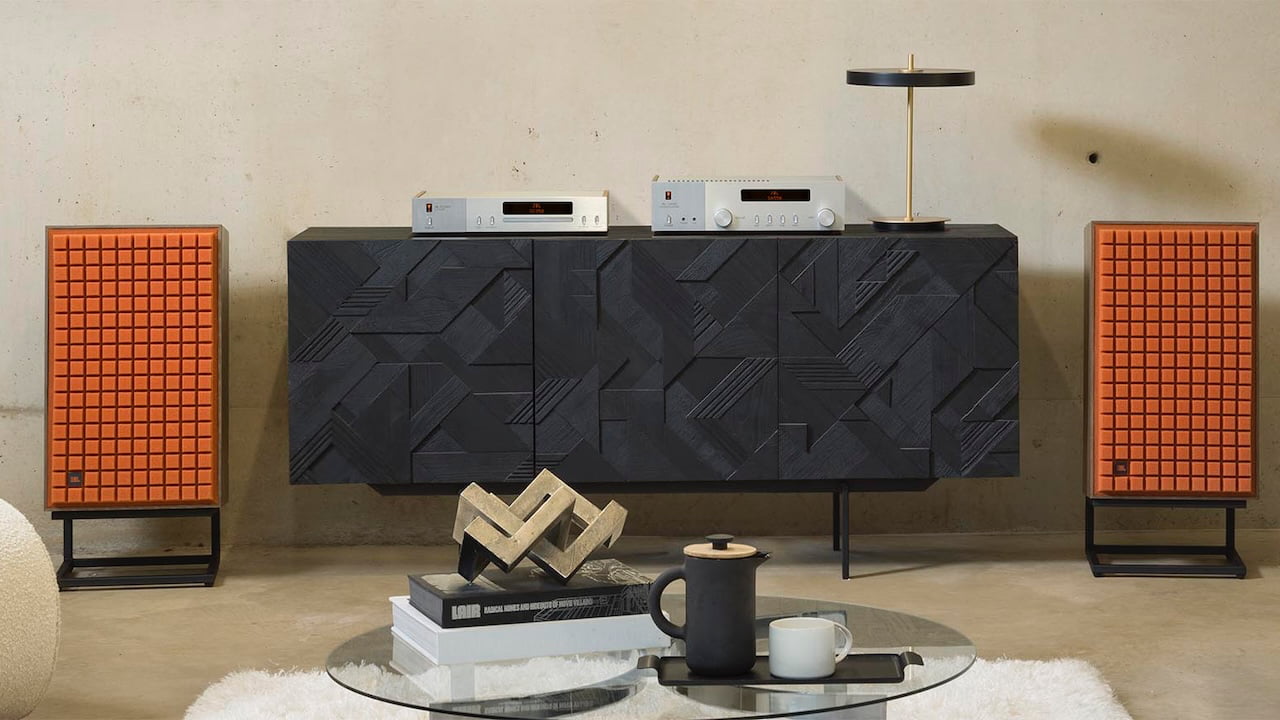 JBL Introduces L82 Classic Bookshelf Loudspeakers at CES 2020