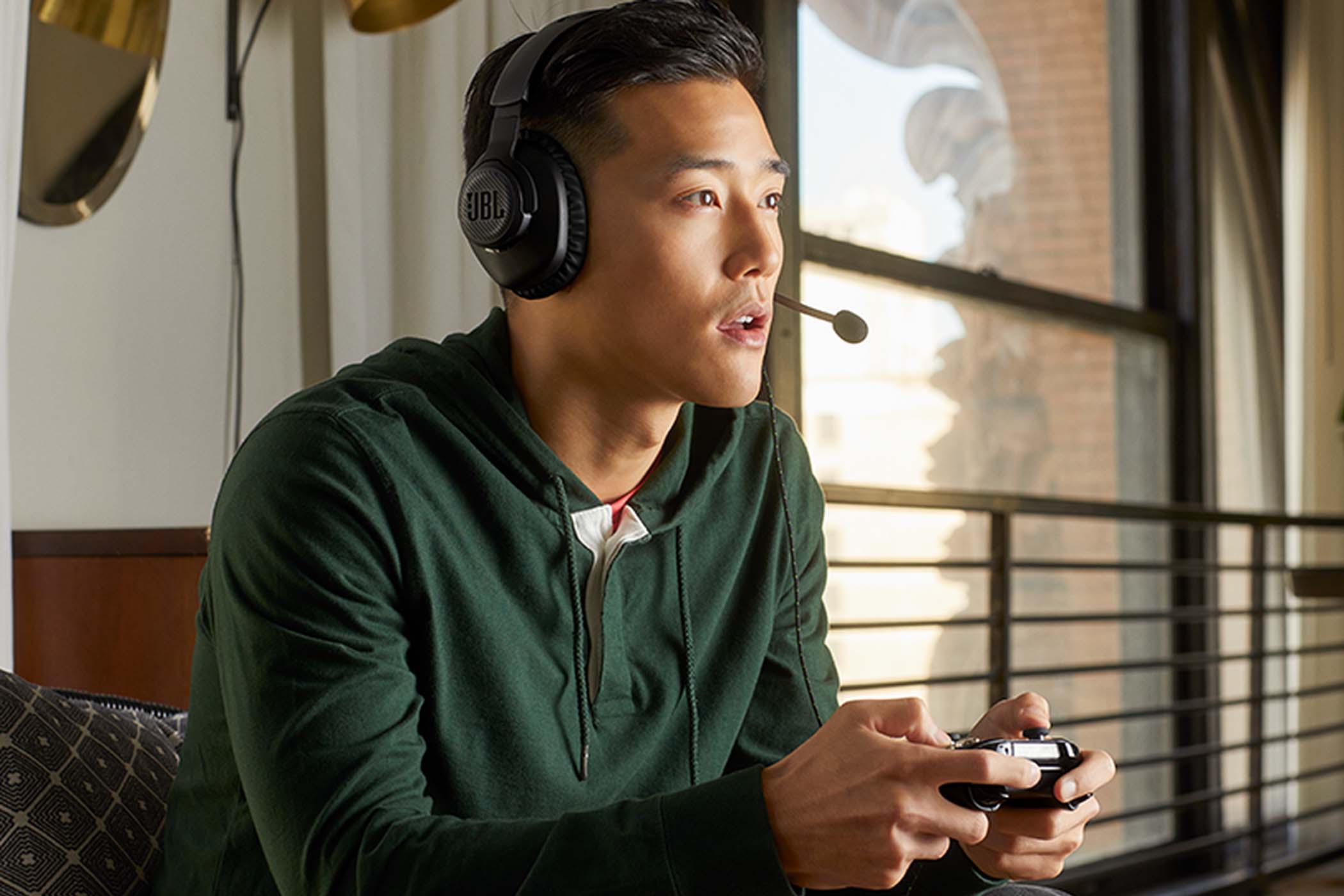 JBL Quantum 100X Console | Wired over-ear gaming headset with a ...