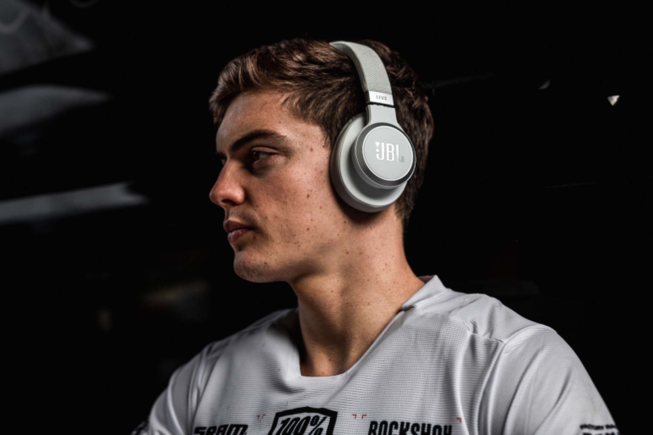 Buy JBL Live 660 NC | Noise cancelling headphones