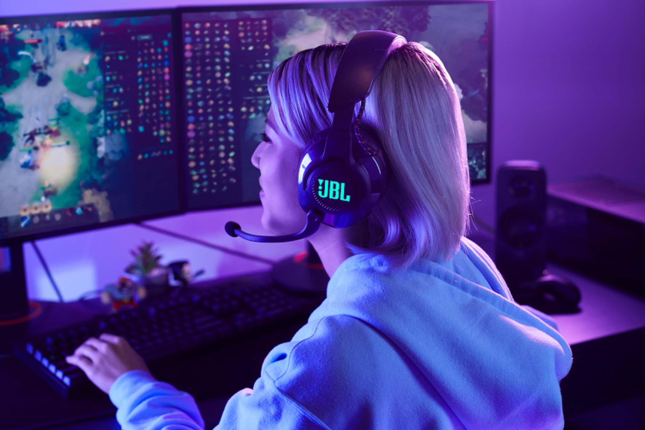JBL Quantum 610 Wireless | Wireless over-ear gaming headset